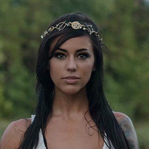 Alex Zedra Wiki, Age, Bio, Husband, Salary, Measurements, Net Worth ...